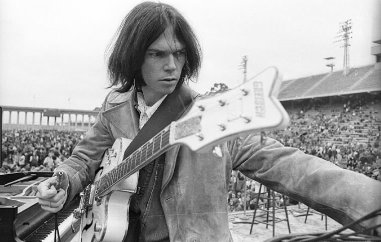 Everybody Knows This is Nowhereby Neil Young – Classic Rock Review